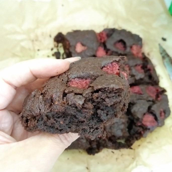 Gluten Free Raspberry Brownies (gf, sf, df, vegan) – Kirstie Anne Wellbeing